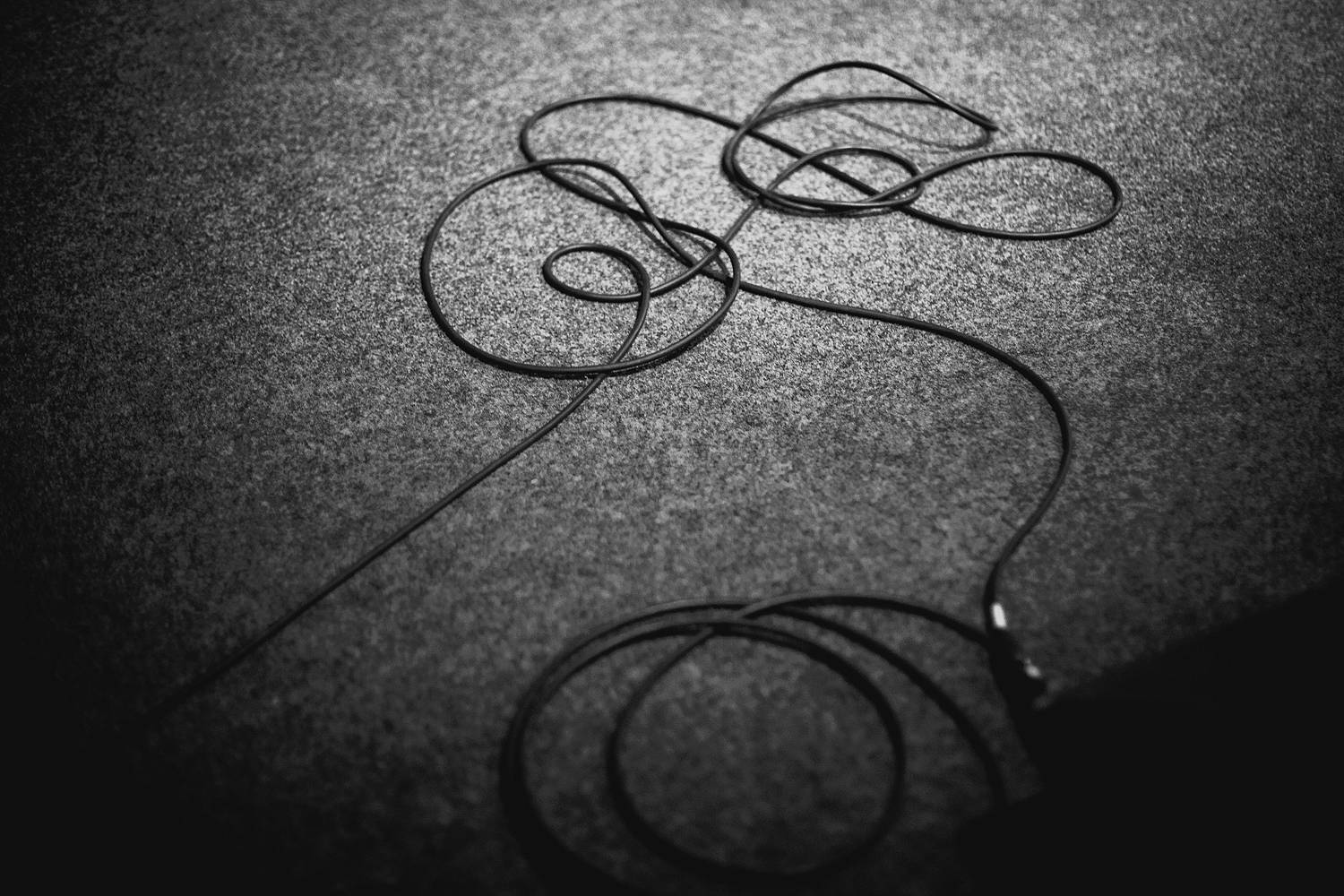 ALEXANDRA KERN — Live