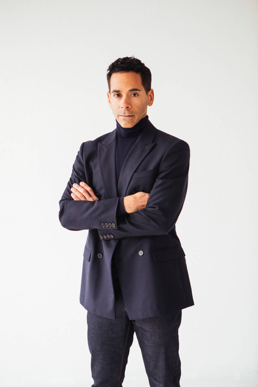 ALEXANDRA KERN — Alex Burgos